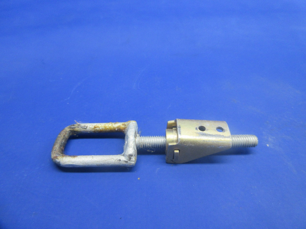 Piper PA28150 Cherokee Door Latch Loop & Bracket P/N 6303700 (0725735 ...