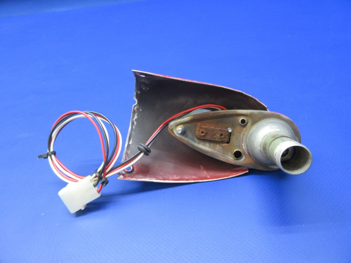 Cessna 172N Grimes RH Nav Light W/ Strobe & Shield P/N 30-0009-34 (112 ...