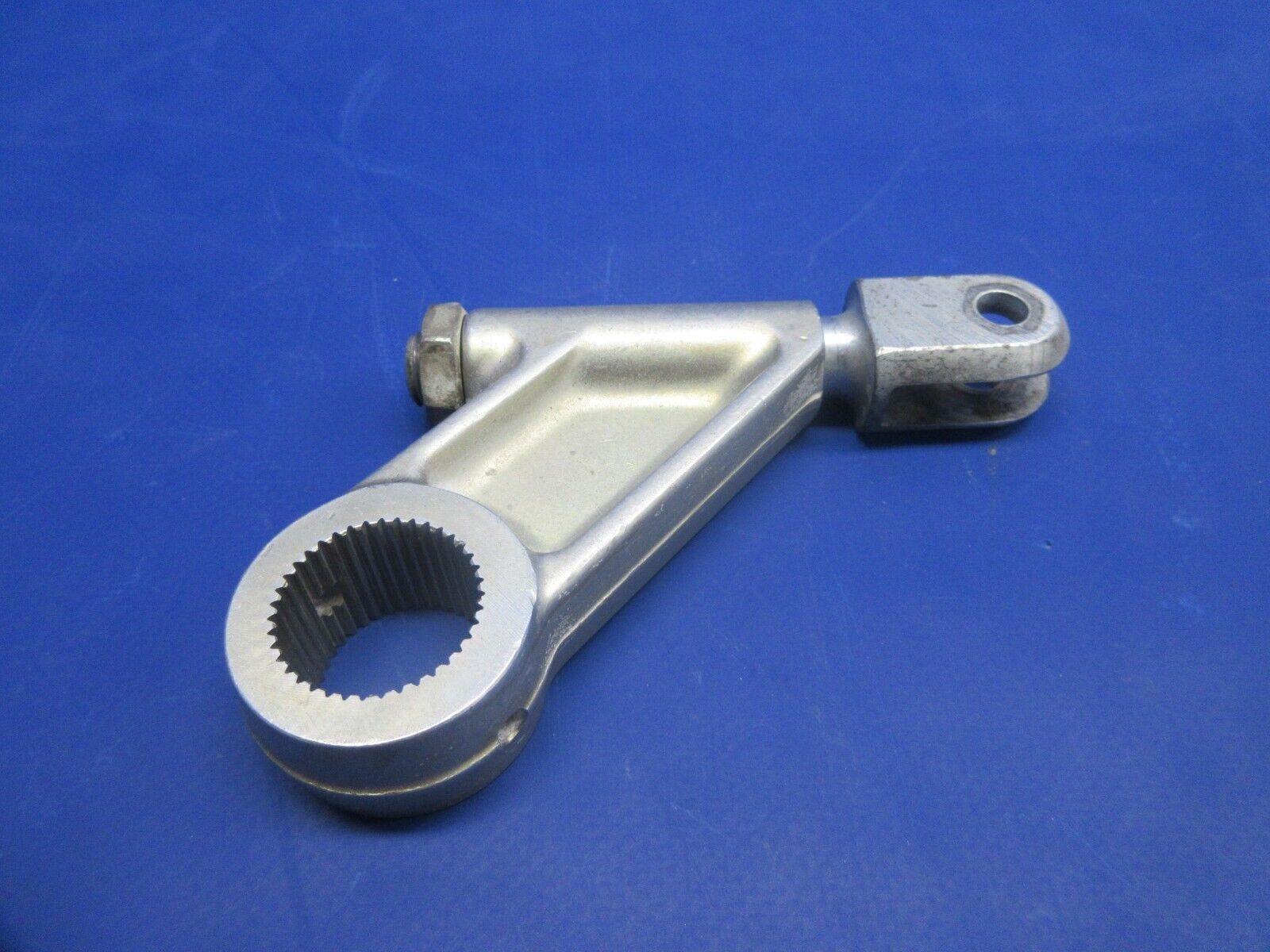 Cessna 310R NG Retract Torque Tube Adjust Bellcrank INBD 0842104-3 (03 ...
