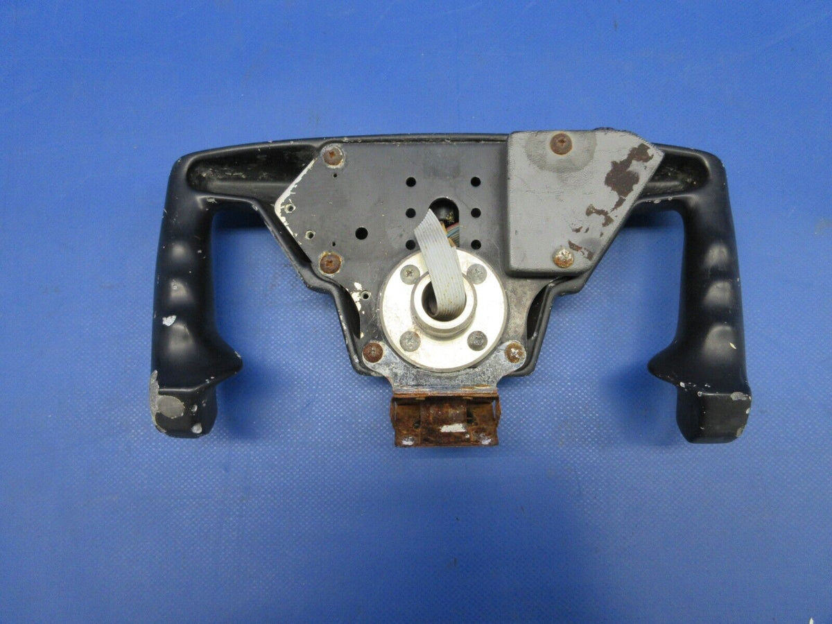 Cessna 172 Control Wheel Assembly P/N 0760019-5 (0524-1358) – Safe ...