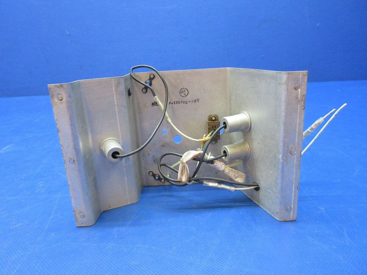 Beech C23 Sundowner Overhead Light Bracket P/N 169-364031-3 (0924-1460 ...