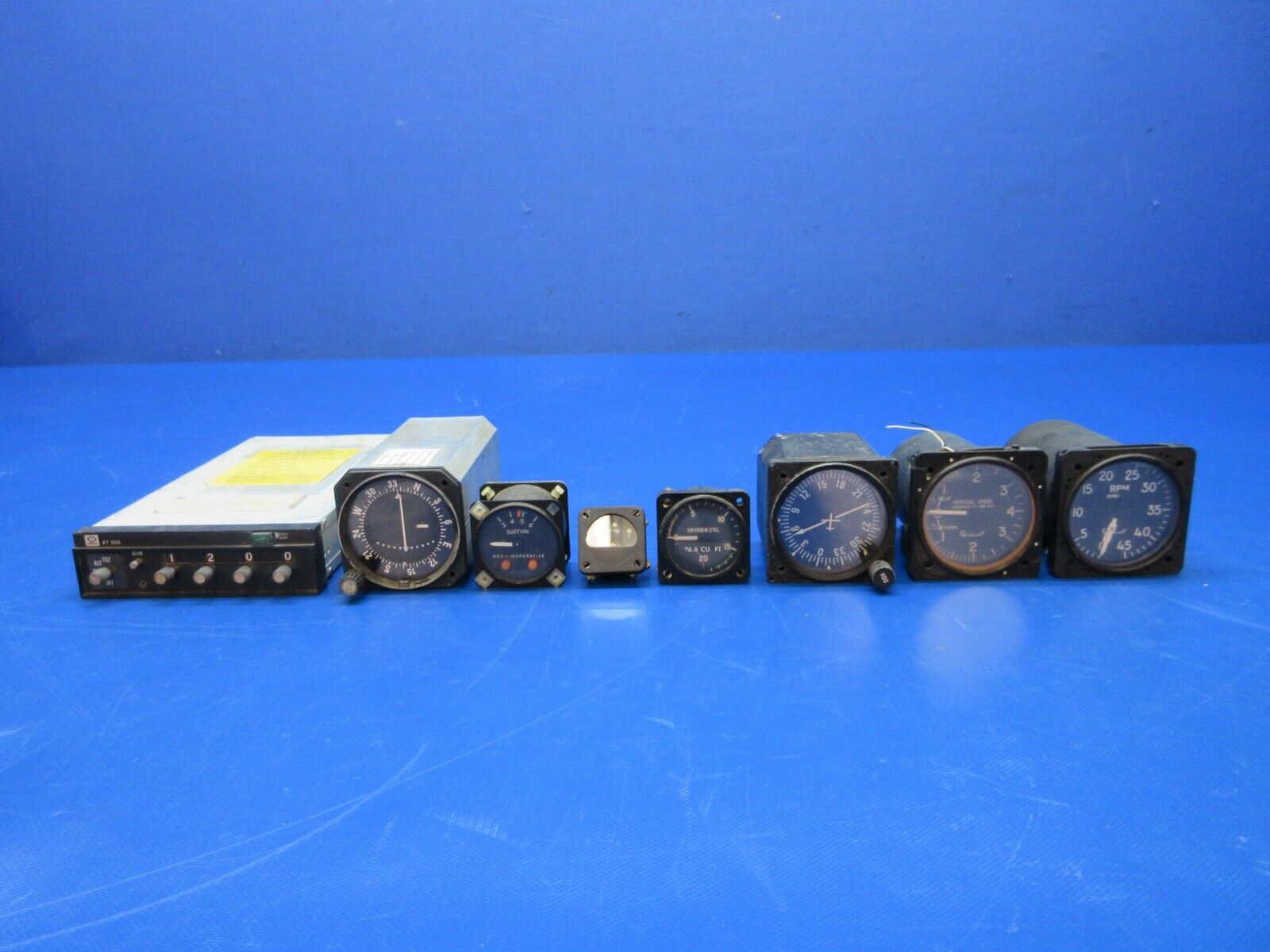 Aircraft / Aviation Instruments Man Cave / Decoration LOT OF 8 (0125-1 ...