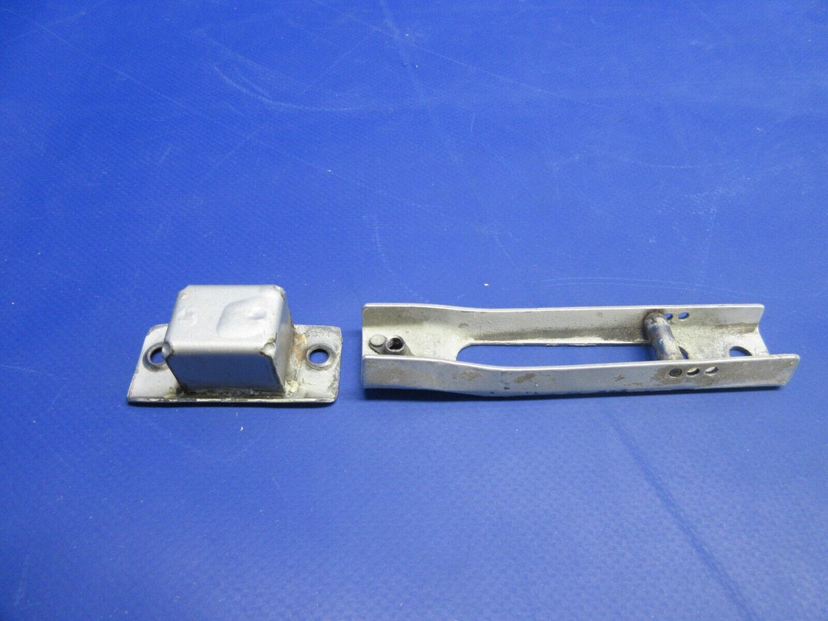Beech 95-B55 Baron Cabin Door Latch Plate & Channel P/N 35-410456-27 ...