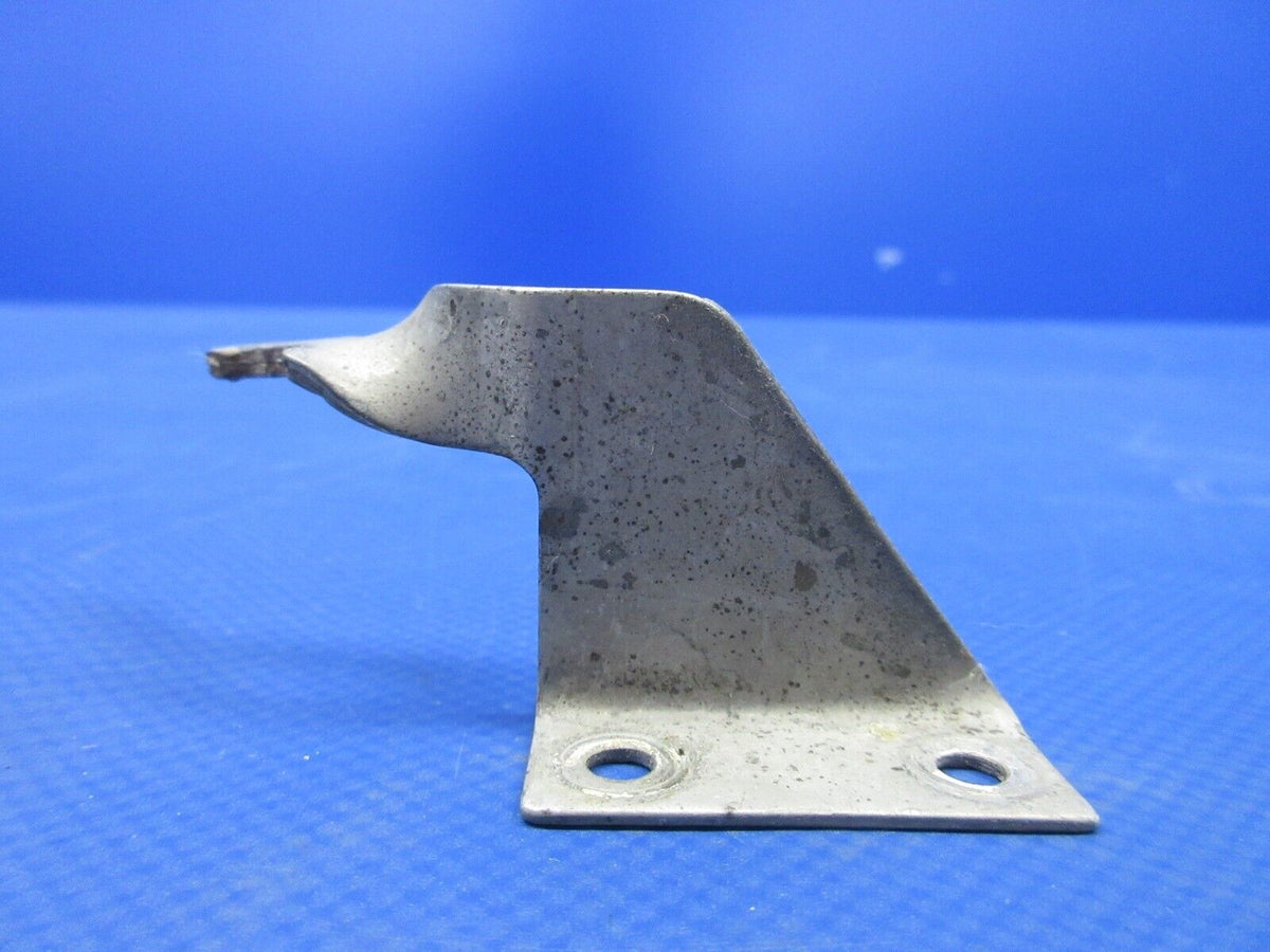 Cessna 175 Wing Cabin Door Catch Stop Assy LH P/N 0523008-3 (0524-1331 ...