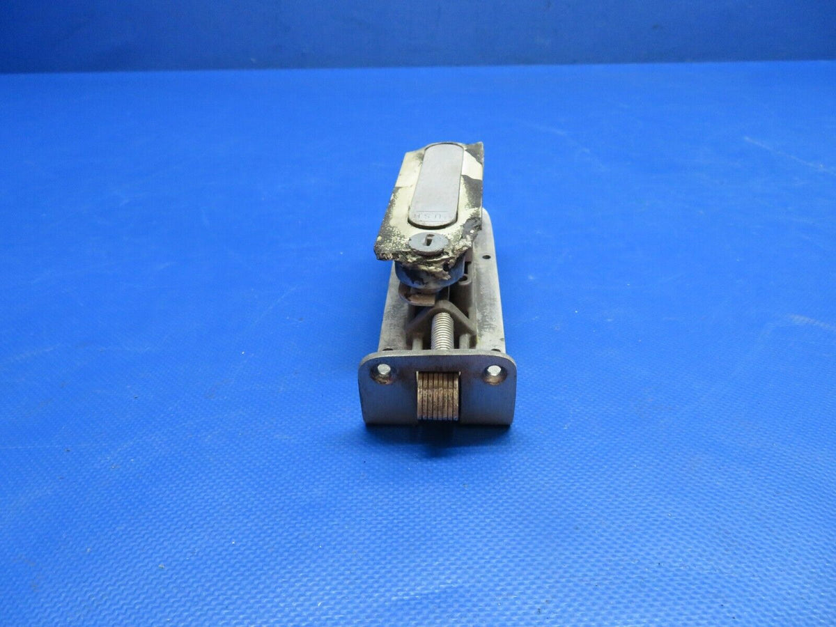 Beech C24R Sierra Hartwell Catch Assy Baggage Door P/N H2532-9 (0624-1 ...