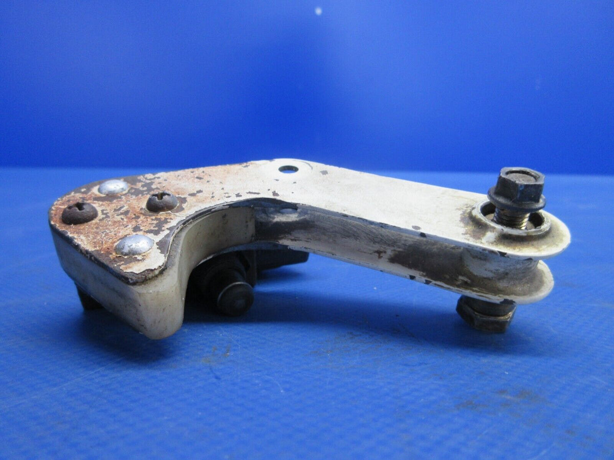 Cessna 337 / P337H Skymaster Main Gear Uplock Pawl Assy RH 1541055-1 ...