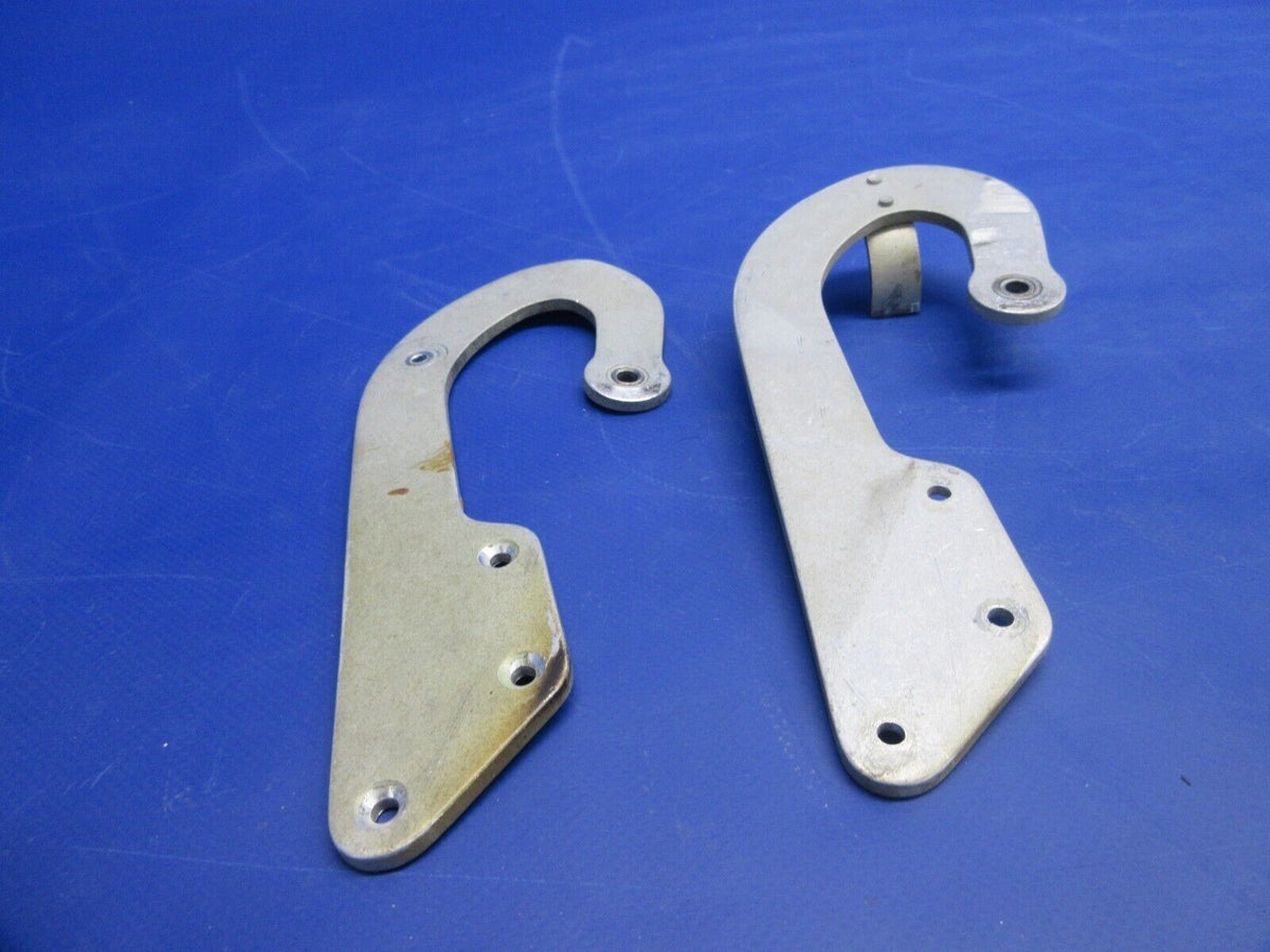 Beech 95-B55 Nose Baggage Door Hinges FWD & AFT P/N 002-410055-41 (022 ...