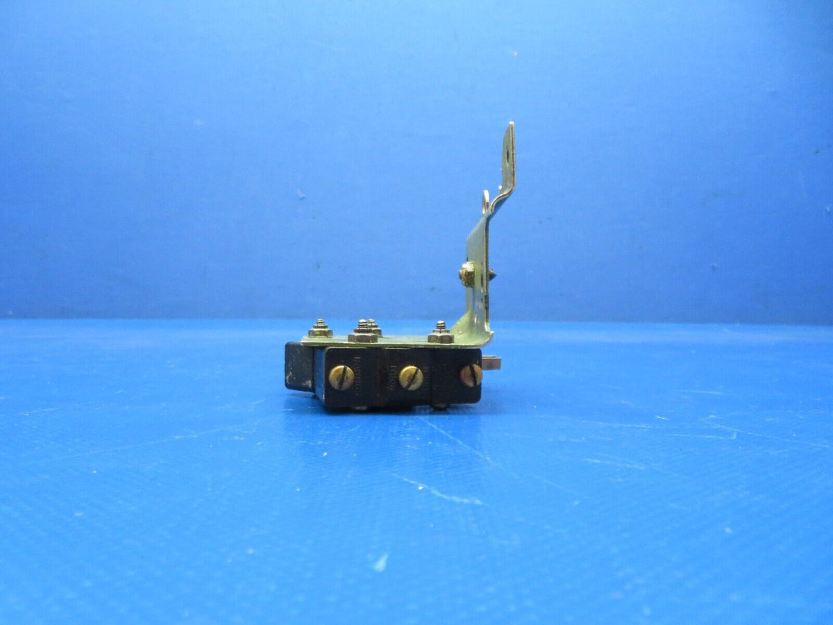 Cessna 310 / 310R Flap Limit Switches & Bracket P/N 5115252-5 (1224-13 ...