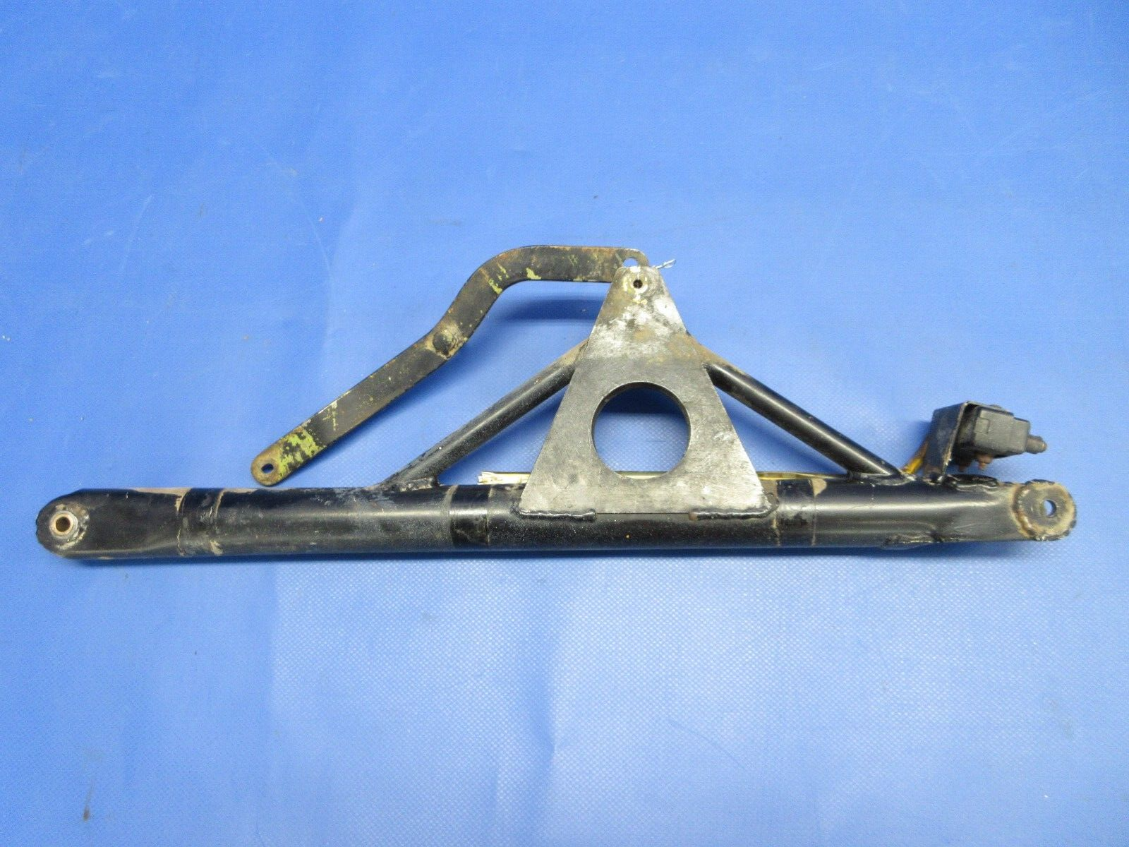 Bellanca 17-30A Viking Main Gear Upper Drag Strut LH P/N 19462-20 (052 ...