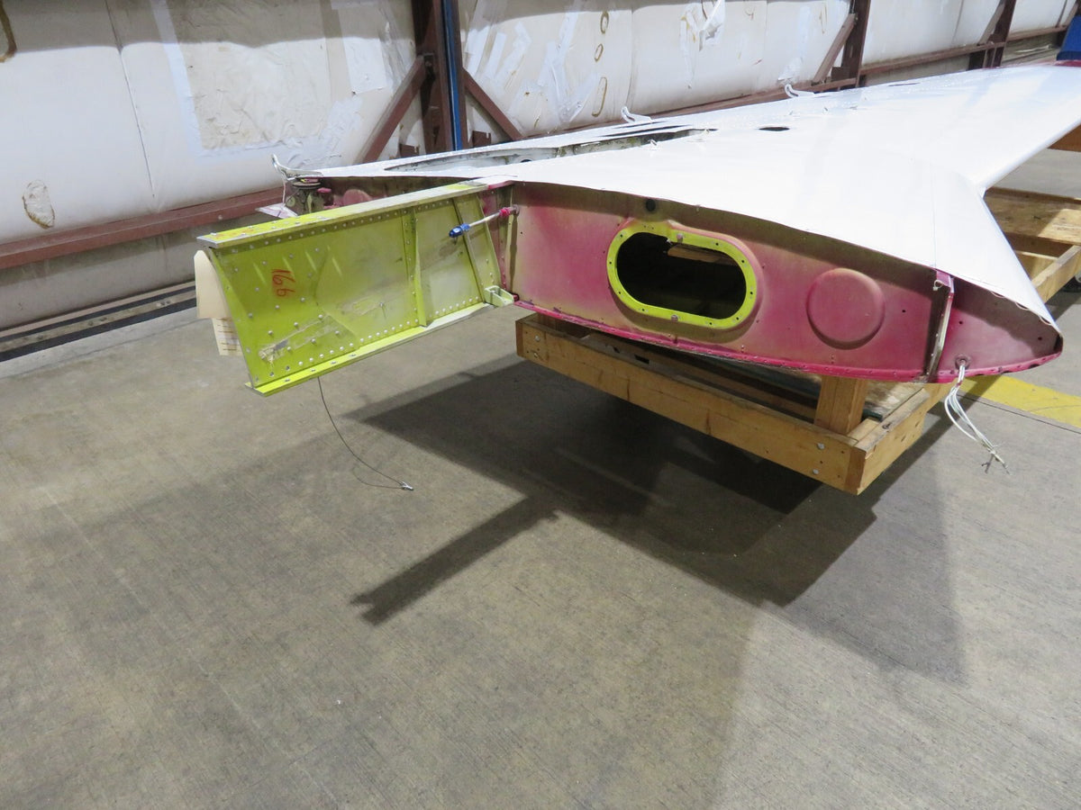 1962 Piper PA24250 Comanche Long Range RH Wing P/N 2270101 (062598 ...