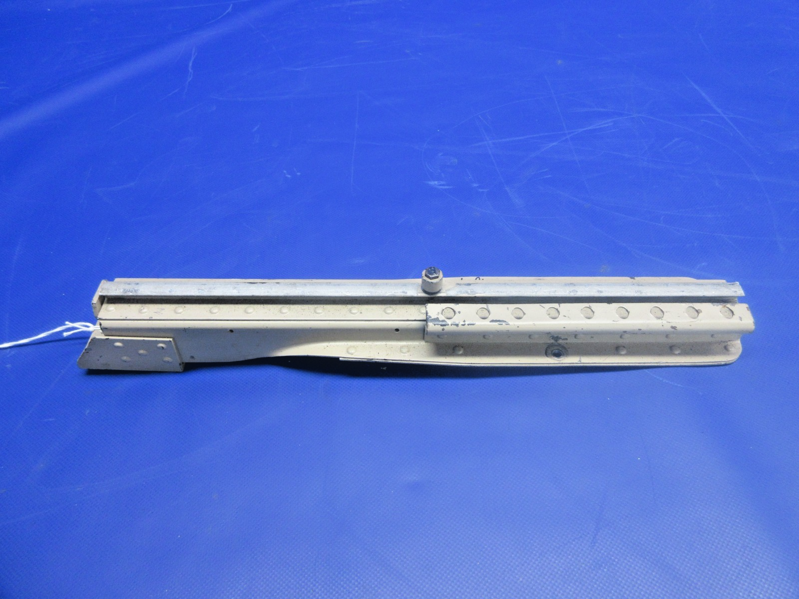 Cessna 310 / 310J Left Hand Inboard Seat Track P/N 0812987-8 (0925-776 ...
