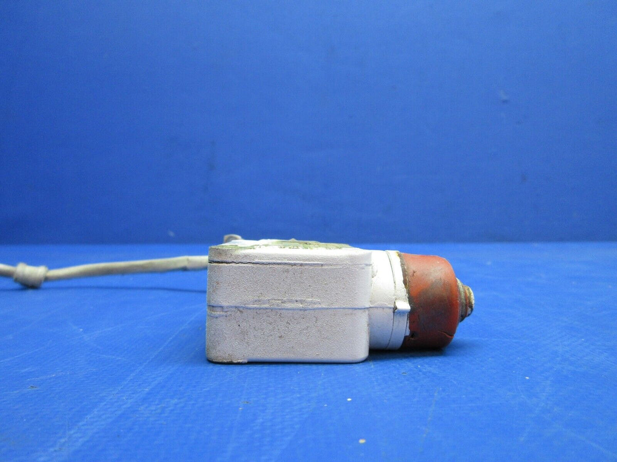 Cessna 310 / 310I Nose Gear Down MCS Micro Switch P/N 2VB1 (0923-933 ...