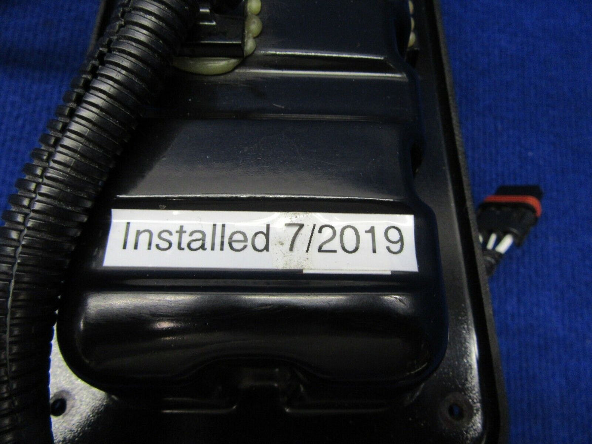 Cirrus SR-22 Battery #2 Enclosure w/ Relay P/N 14218-001, 14270-004 (0 ...