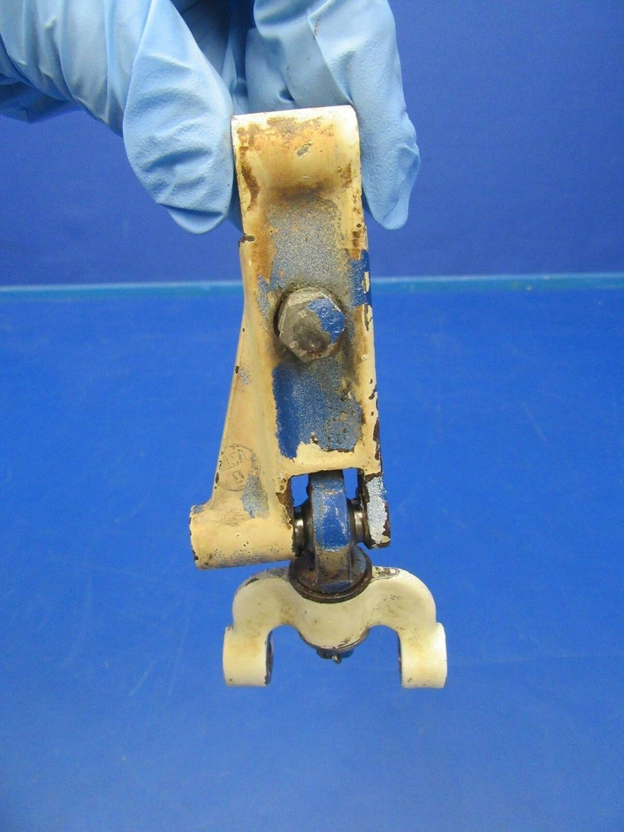 Beech Baron 95-B55 Link & Yoke Nose Gear 35-825173-2, 35-825007 (1018 ...