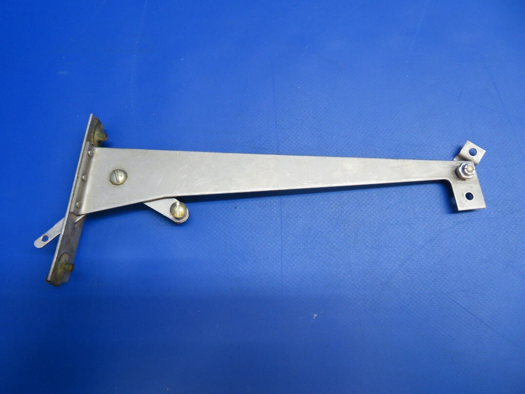 Piper PA-28R-200 Arrow Control Mount Alternate Air P/N 66835-00 (1022 ...