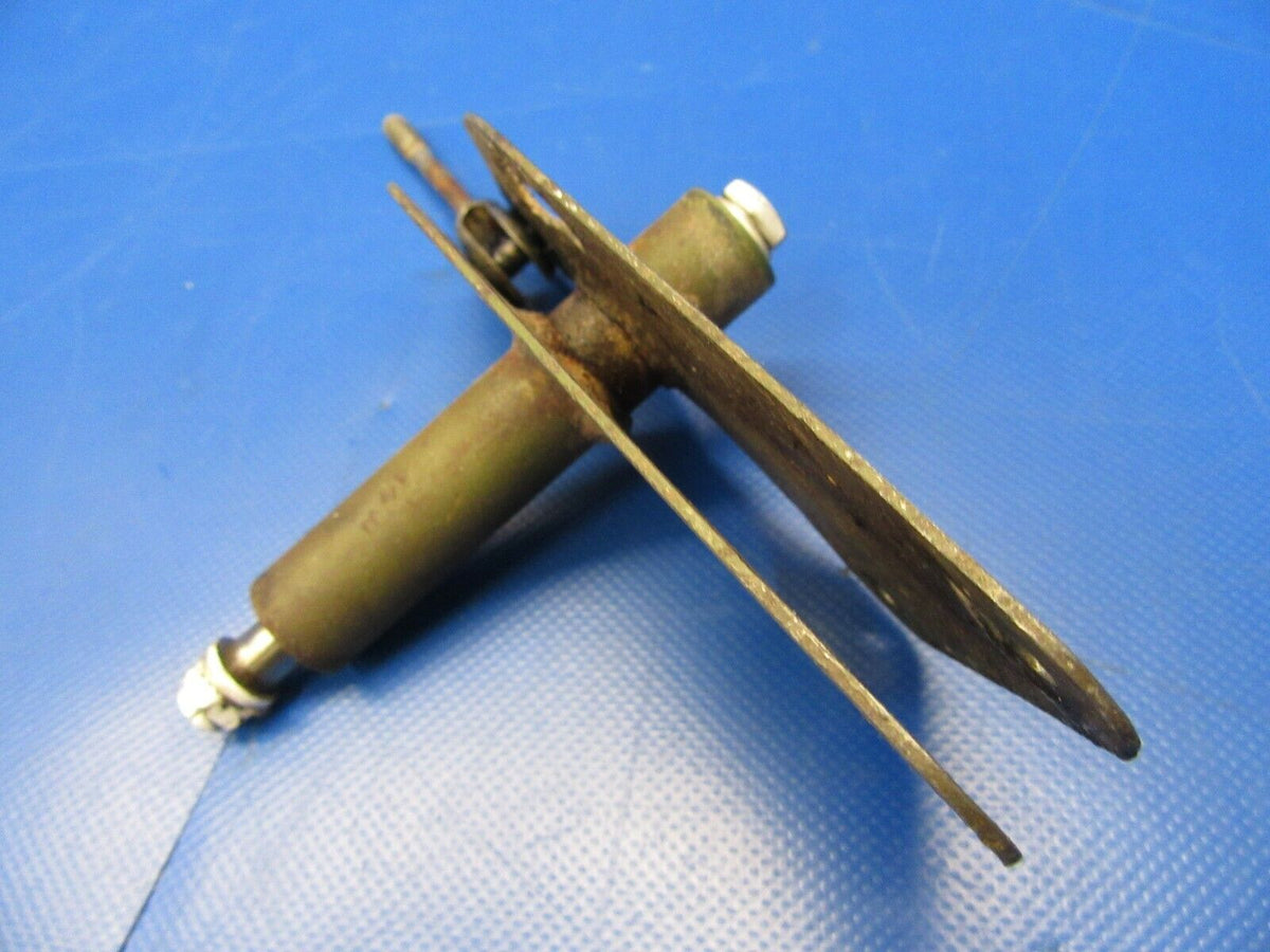 Cessna 172 / 150 RH Aileron Bellcrank Assembly P/N 0523223-1 (0220-224 ...