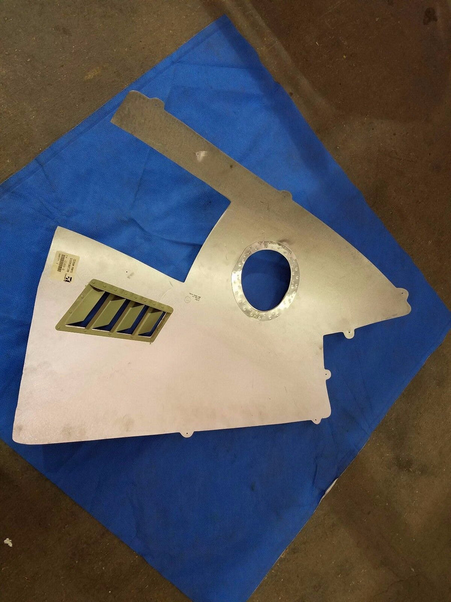 Cessna 206 Stationair Skin Assy LWR Cowl RH P/N 1213660-10 NOS (0516-0 ...