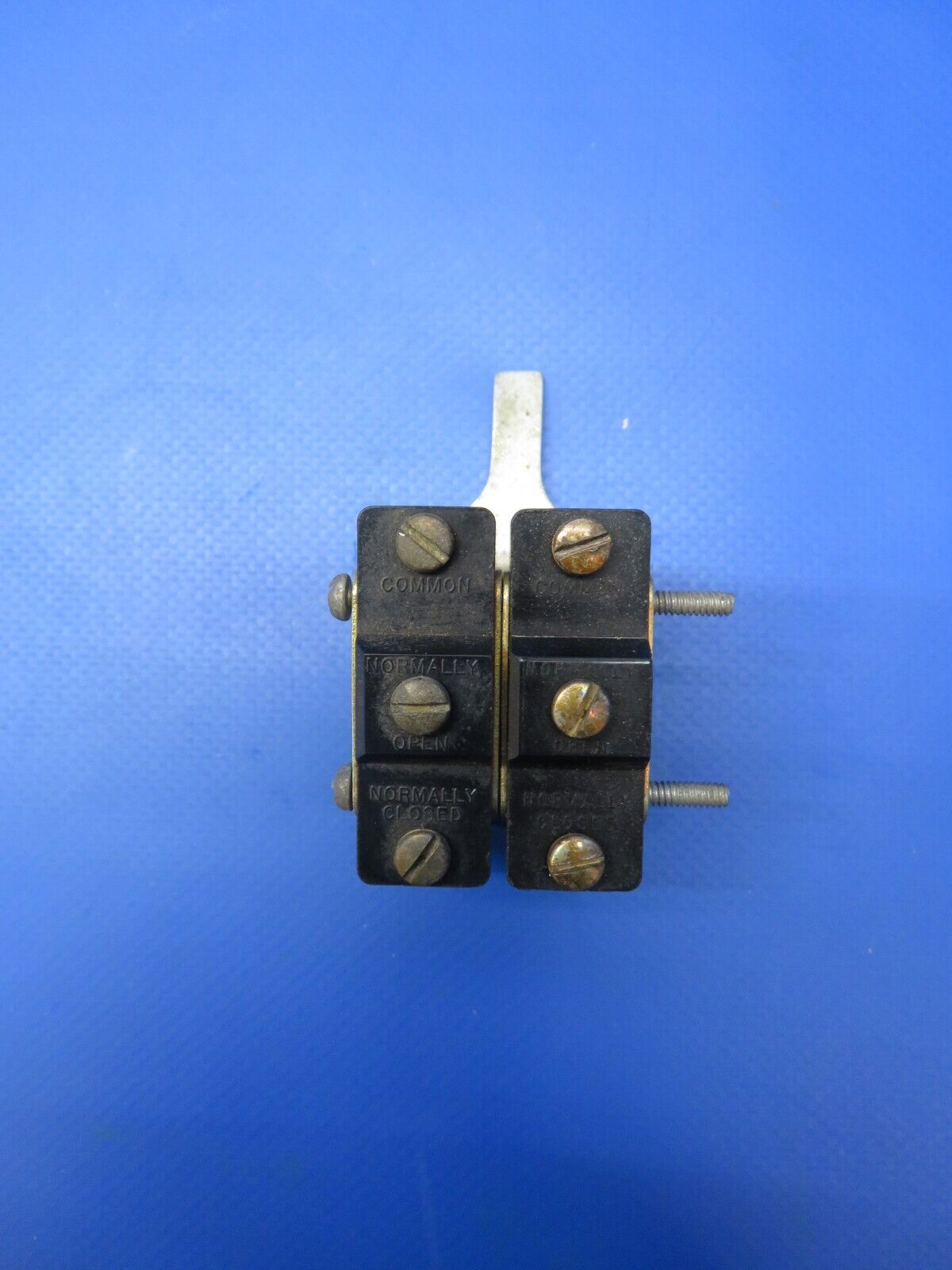 Beech Landing Gear Motor Switch P/N 35-364126 (1022-382) – Safe Skies ...