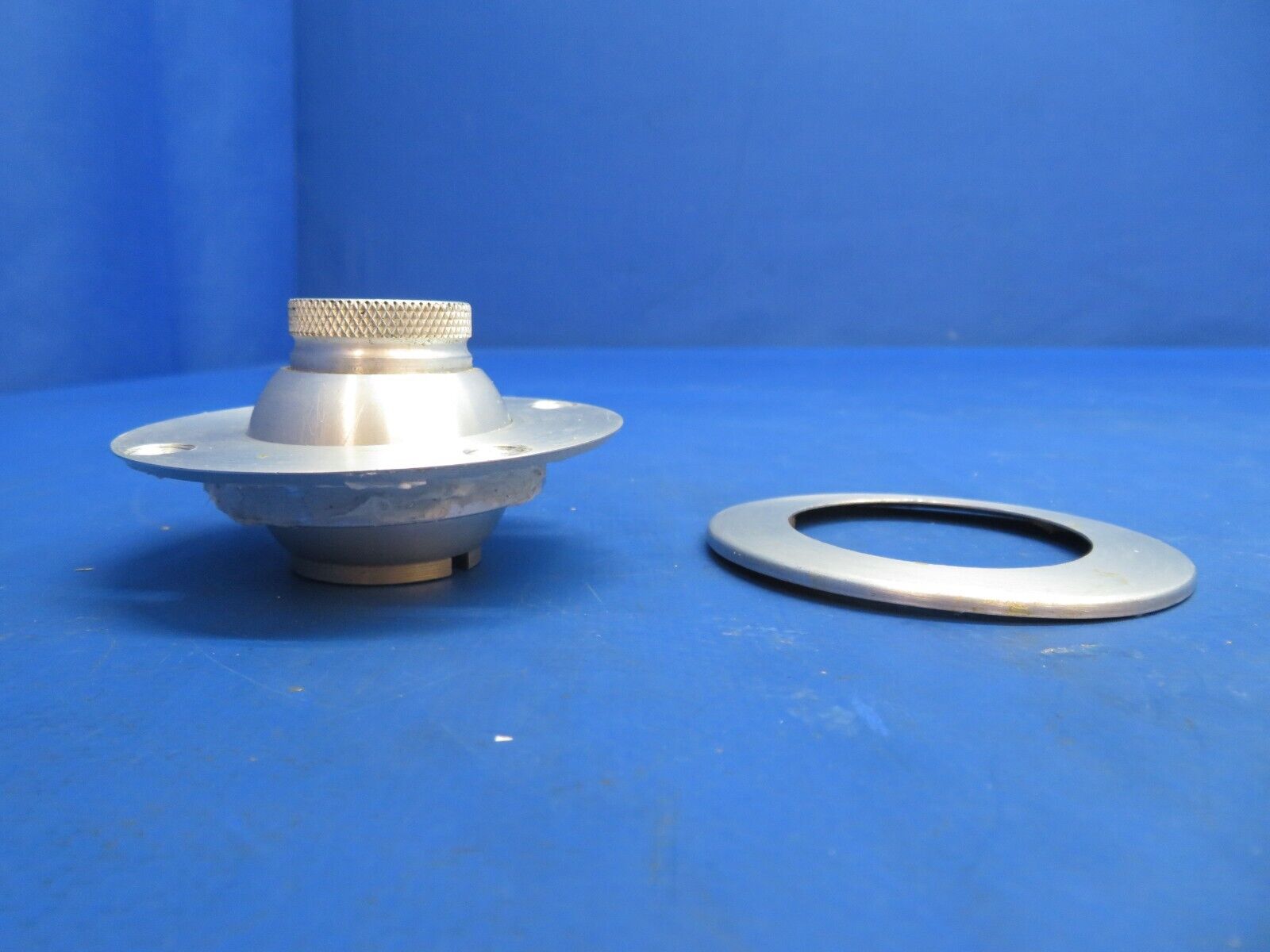 Piper Aerostar 602P Wemac Swivel Cabin Light Housing P/N 2180 (0123-95 ...