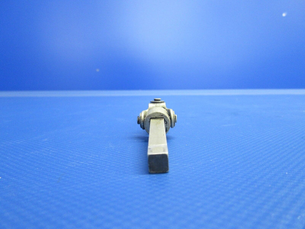 Cessna 172 Fuel Selector valve Shaft Assy P/N 0511157-14 (0224-1117 ...